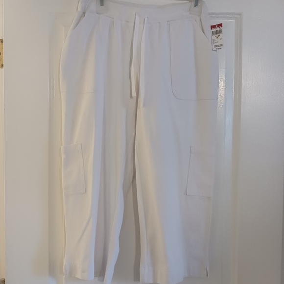 Basic Editions | Shorts | Capri Small | Poshmark